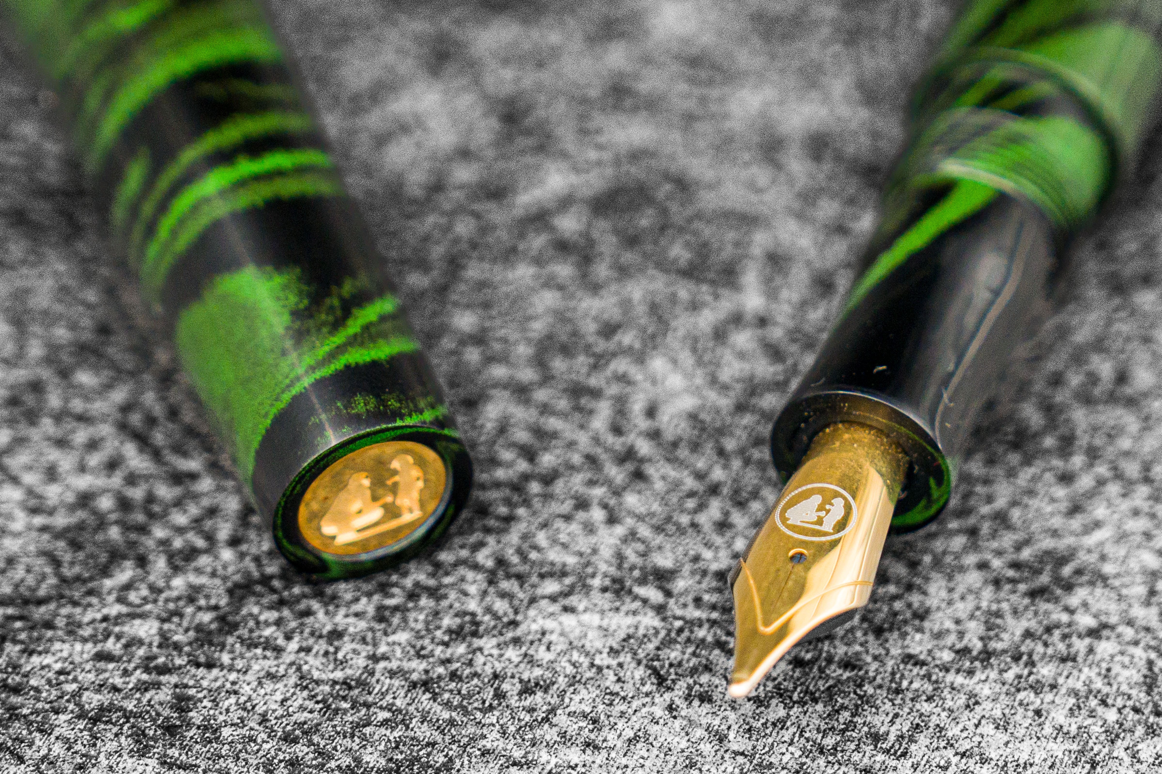 Studyo Agackakan x Galen - Fountain Pen - Ebonite Green - Galen Leather