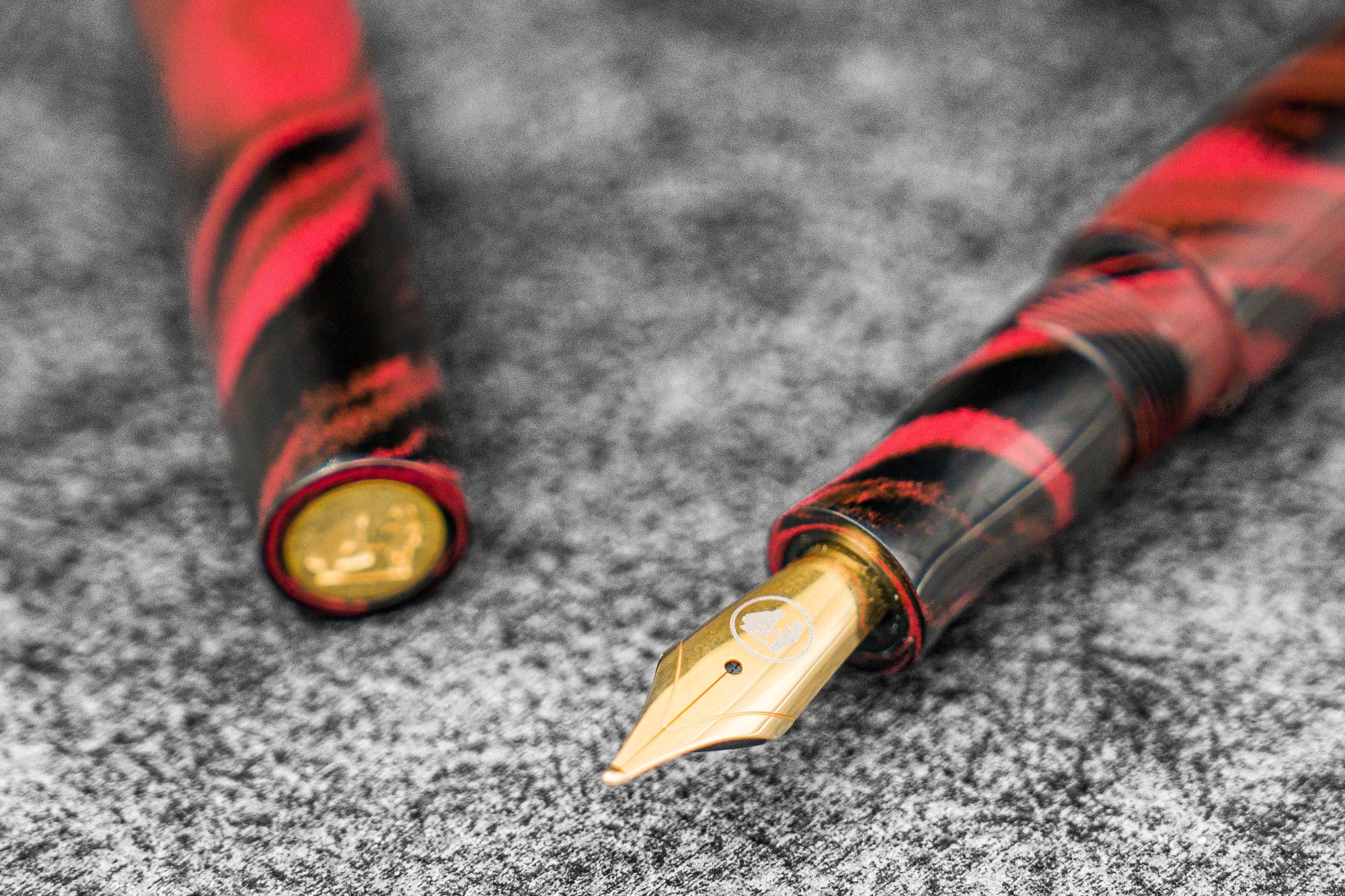 Studyo Agackakan x Galen - Fountain Pen - Ebonite Red - Galen Leather