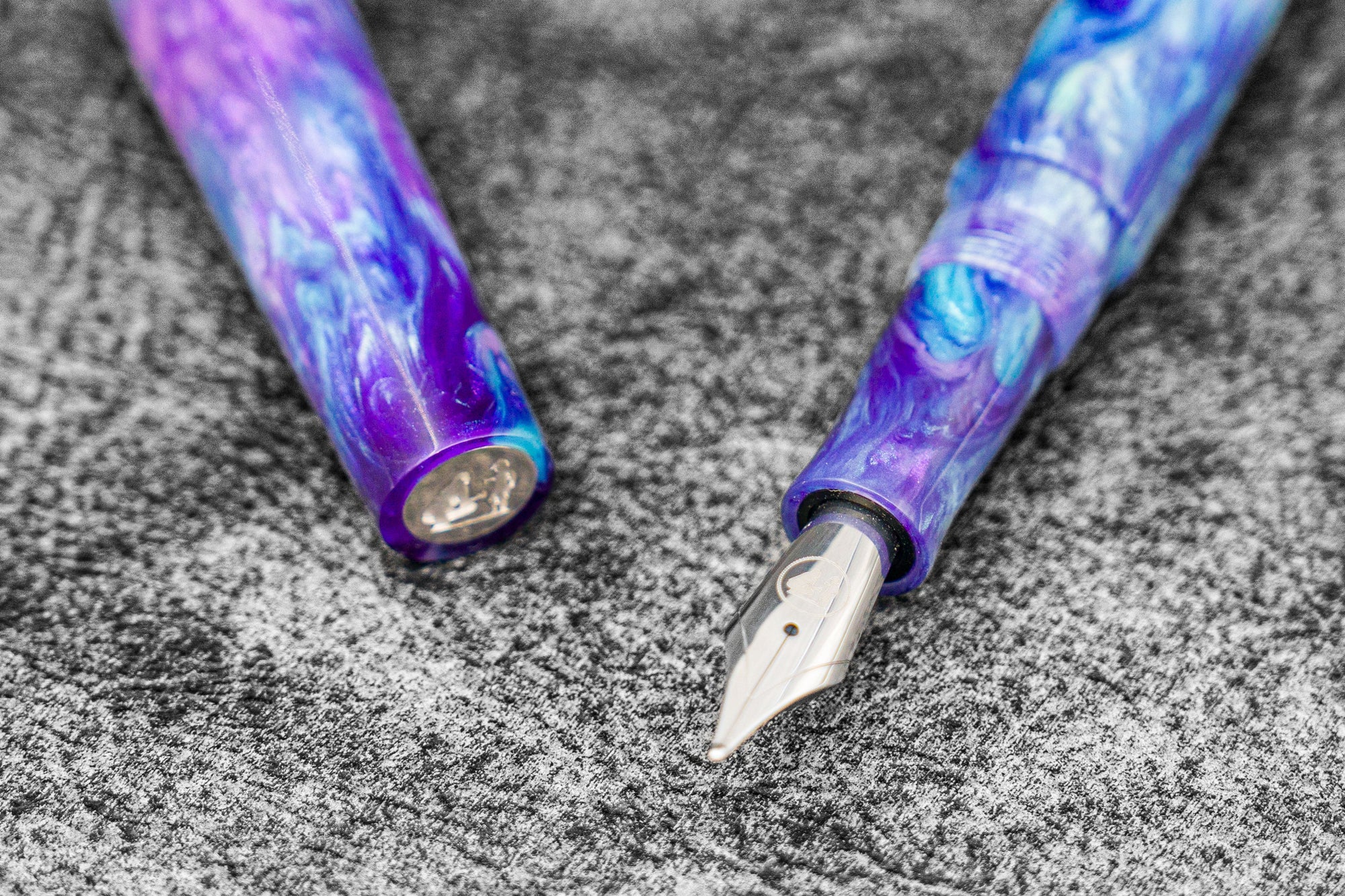 Studyo Agackakan x Galen - Fountain Pen - Plum Abalone - Galen Leather